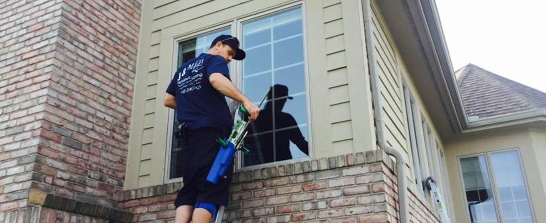 Residential Window Cleaning – An Essential Part of Selling Your Home ...